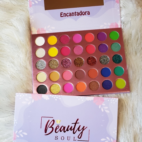 Beauty Soul | Makeup | Encantadora From Beauty Soul 35 Color Palette ...